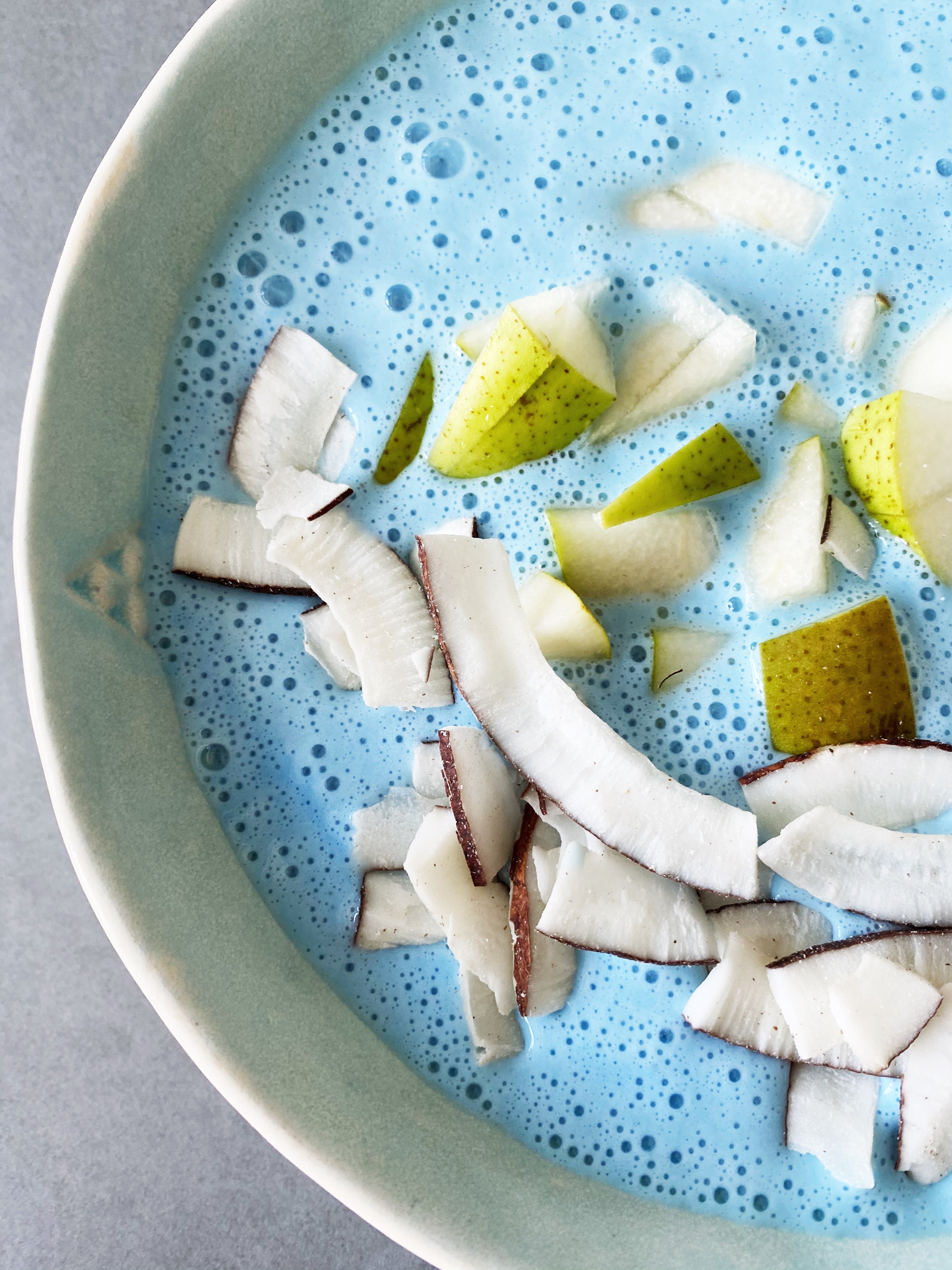 BLUE BANANA SMOOTHIE BOWL – MonDay Bliss