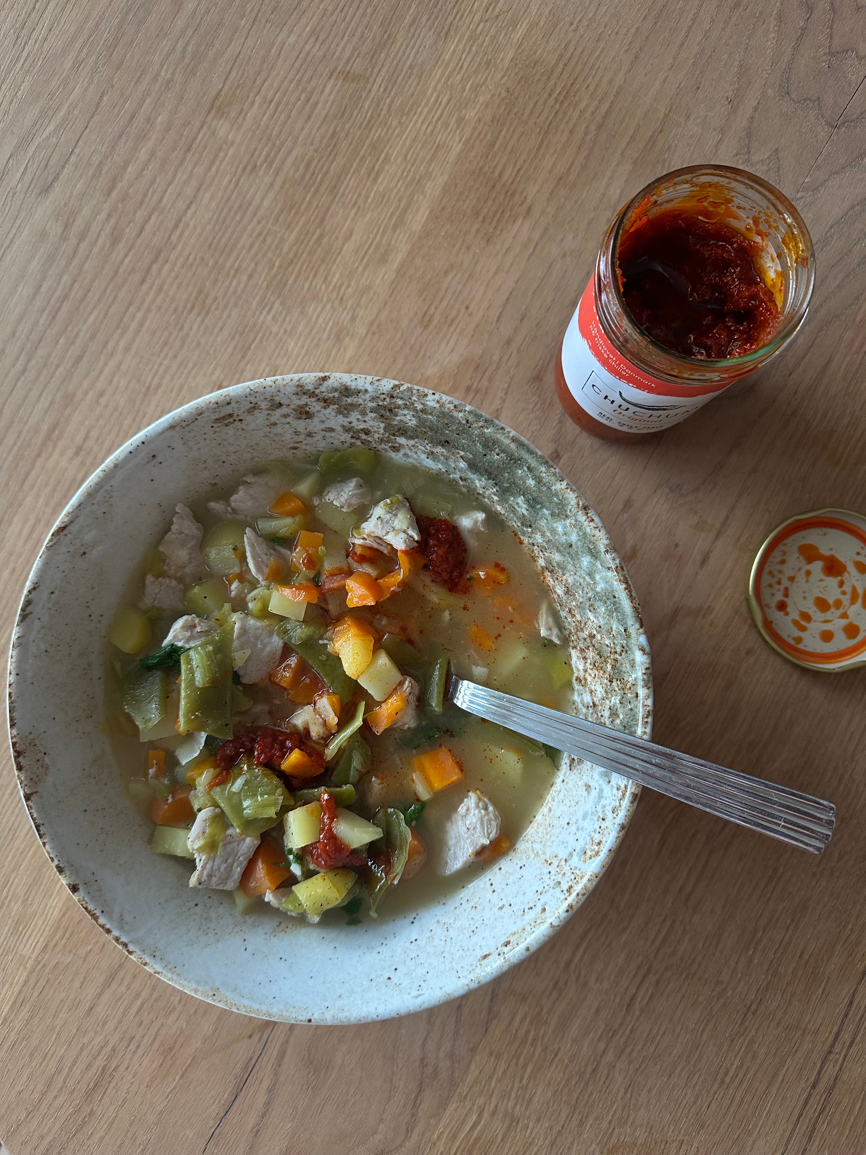 Grøntsagssuppe med pulled pork – MonDay Bliss